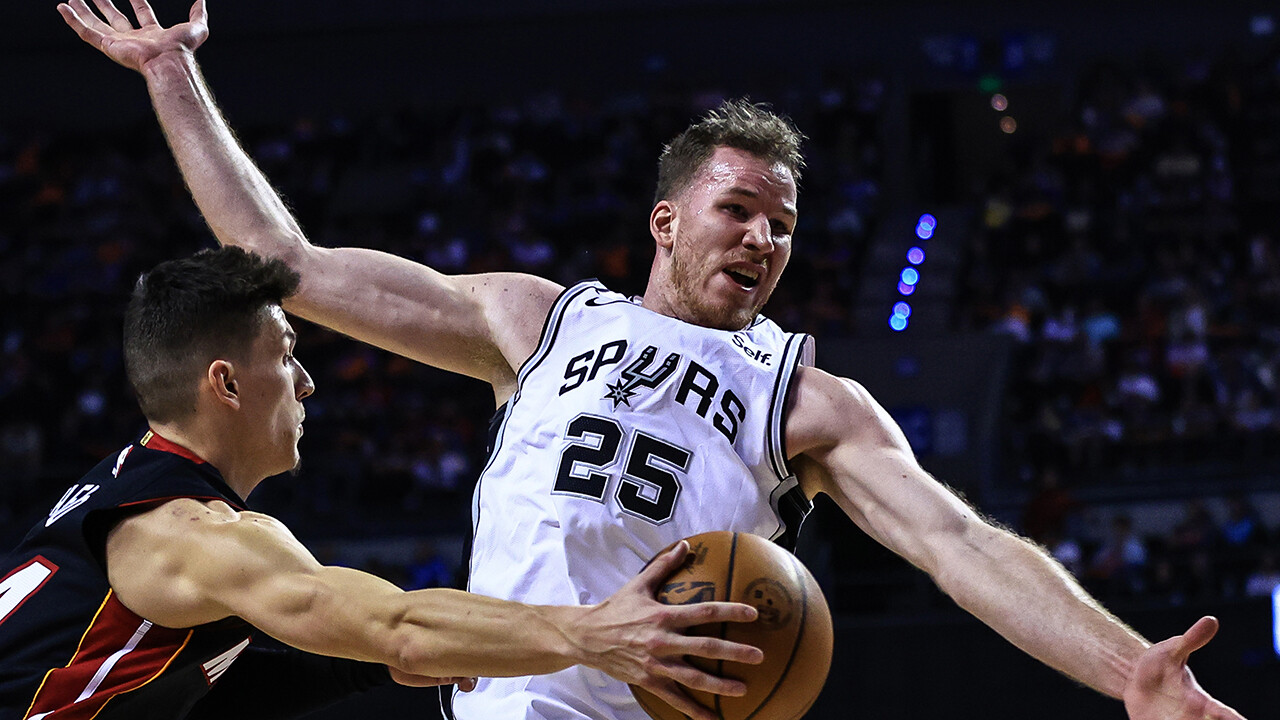 Trade? Jakob Pöltl im Interview: "Darum kümmere ich mich nicht"