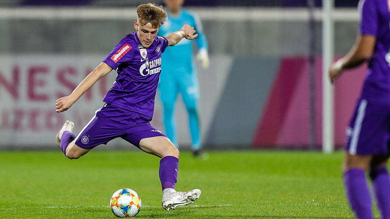 Talent Niels Hahn unterschreibt langfristigen Austria-Vertrag Talent Niels Hahn unterschreibt langfristigen Austria-Vertrag