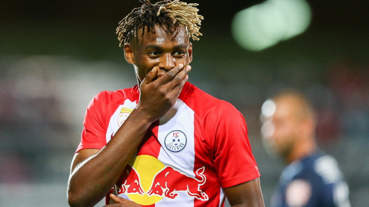 Junior Adamu verlängert seinen Vertrag bei RB Salzburg bis 2025 ...