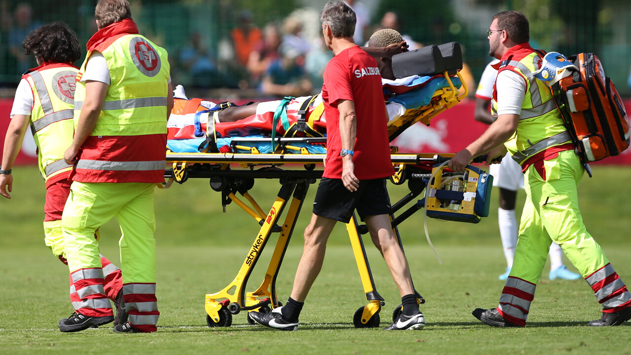 Salzburg-Talent Samson Tijani erleidet Schien- und Wadenbeinbruch