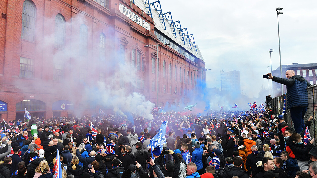 Gerrard als “Diver”! So feiern Glasgow Rangers ihren Meistertitel