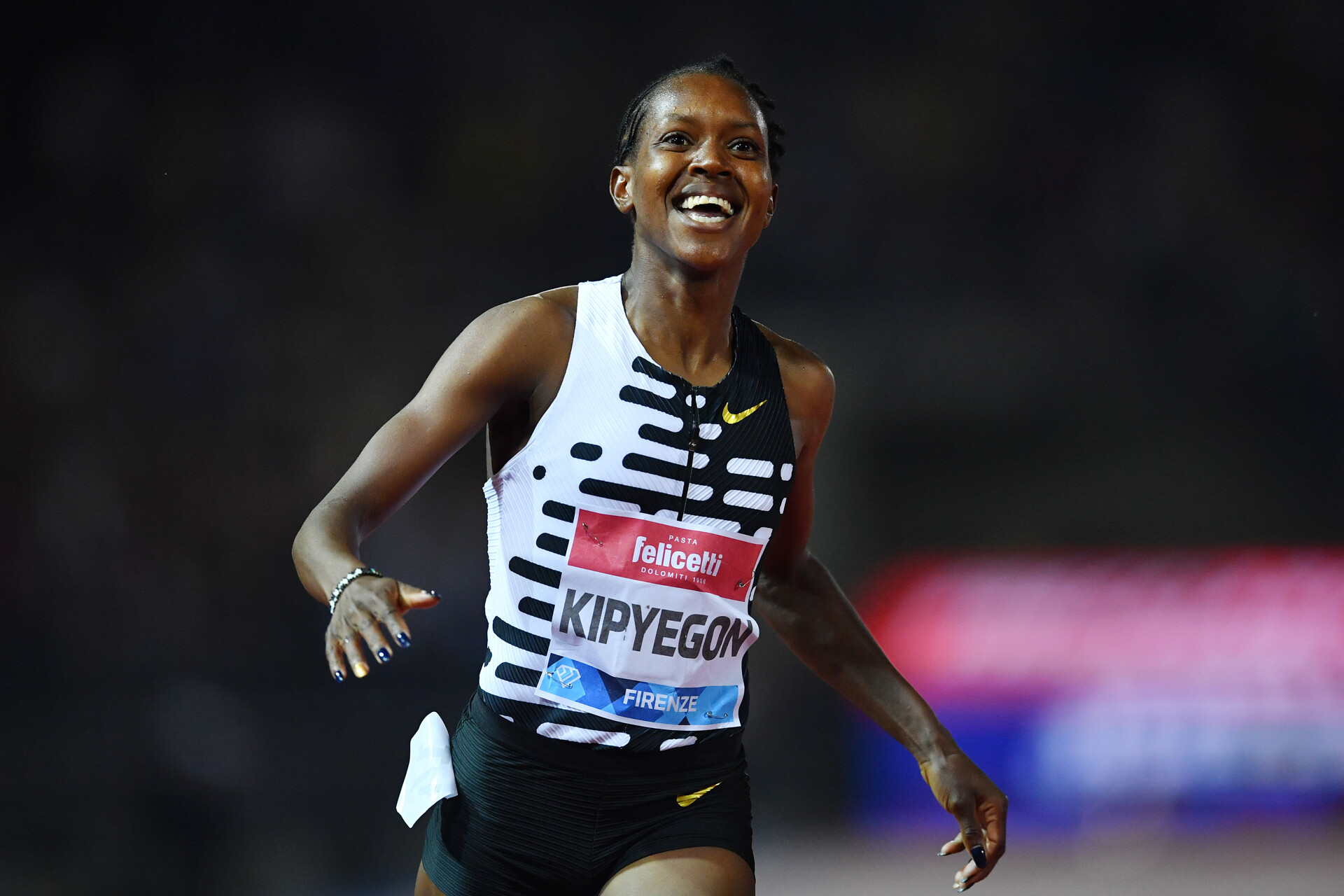 Leichtathletik: Kipyegon pulverisiert Meilen-Weltrekord