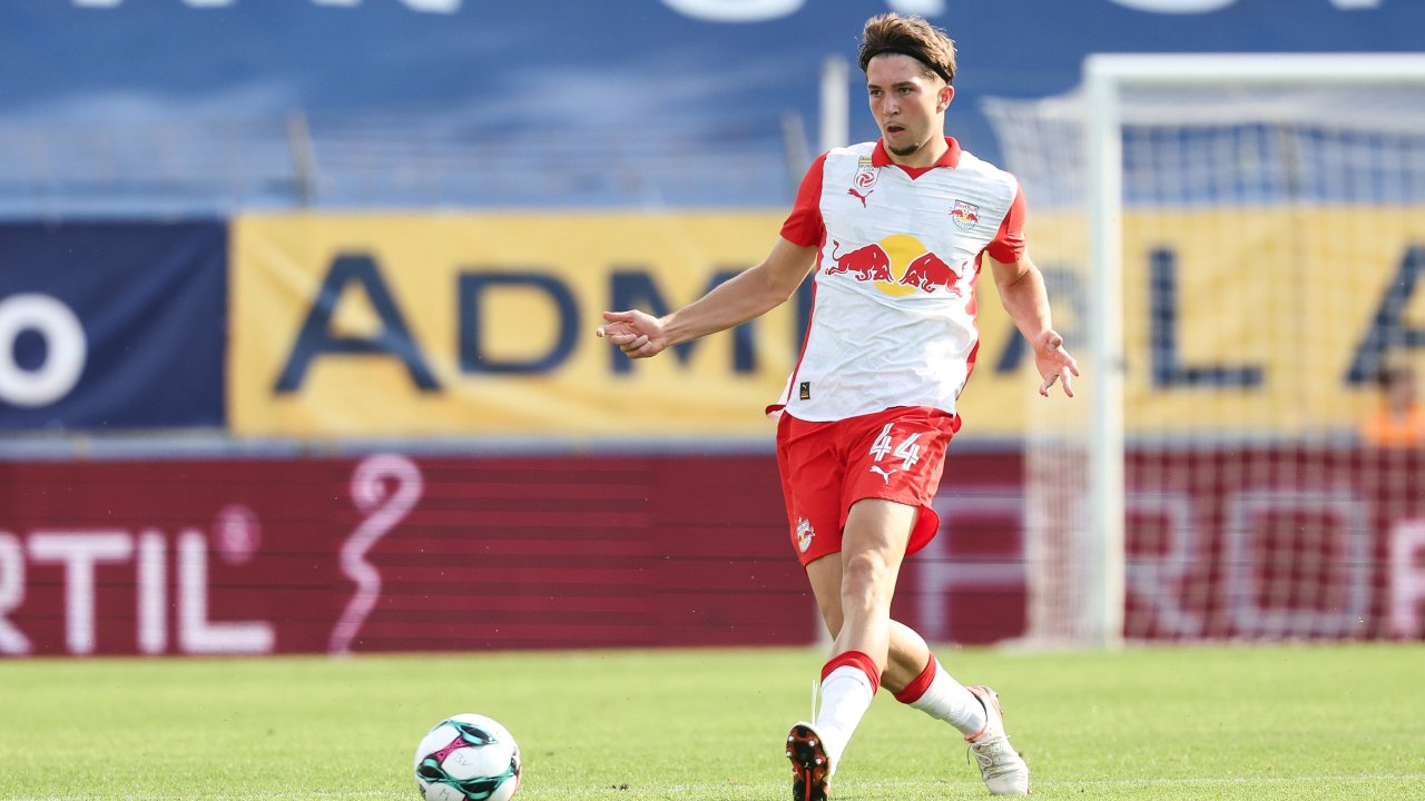 Jannik Schuster tanzt in der Skisprungfamilie aus der Reihe