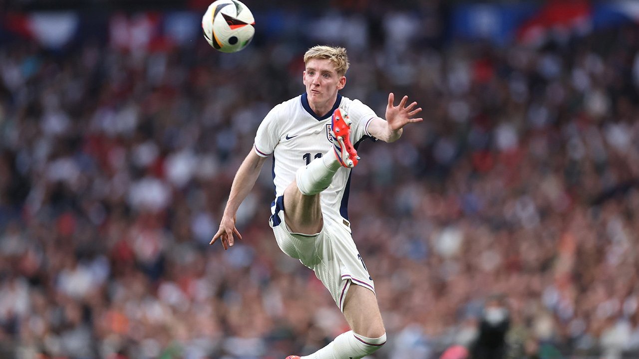 EM 2024 LIVE: So siehst du Serbien vs England im TV