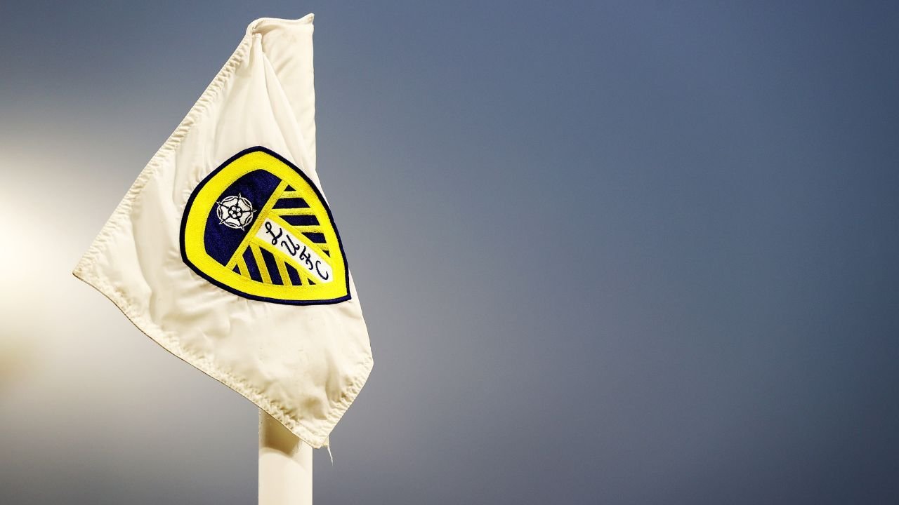 Mit Red-Bull-Logo: Leeds United präsentiert neues Trikot
