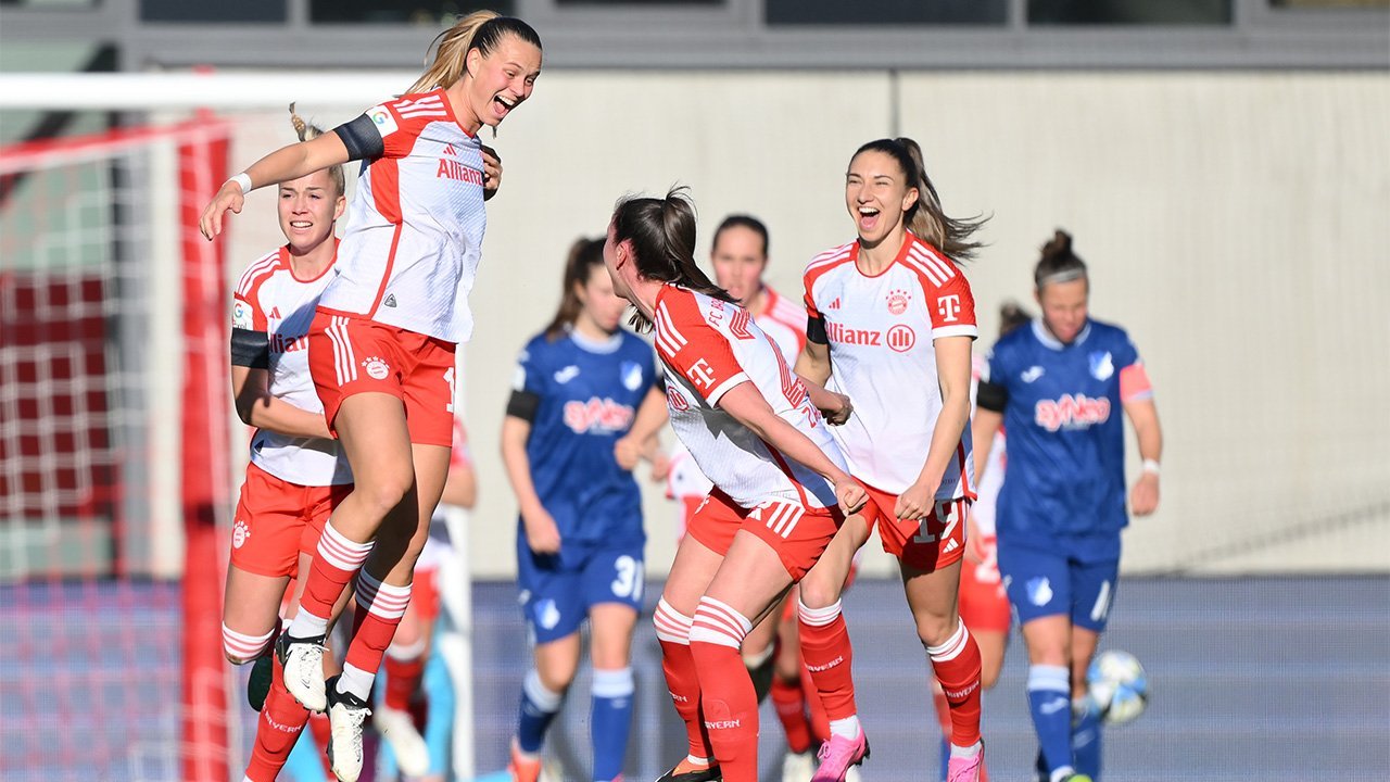 Zadrazil und Naschweng jubeln: Bayern-Frauen Meister!